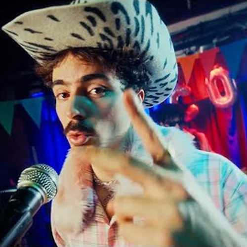 SOU GRANDE NO AMOR Lyrics | Chico da Tina