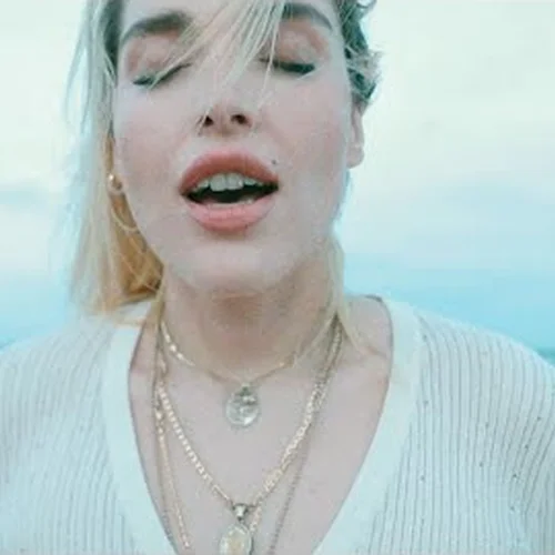 Me Lo Merezco Lyrics – ELENA ROSE (2024)