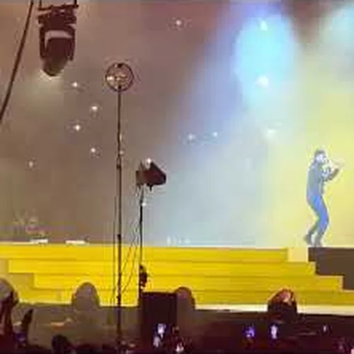 Oh qu'elle est belle Lyrics (french) — Jul